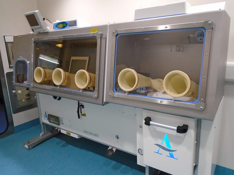 Tc Dispensing Isolator in Cleanroom